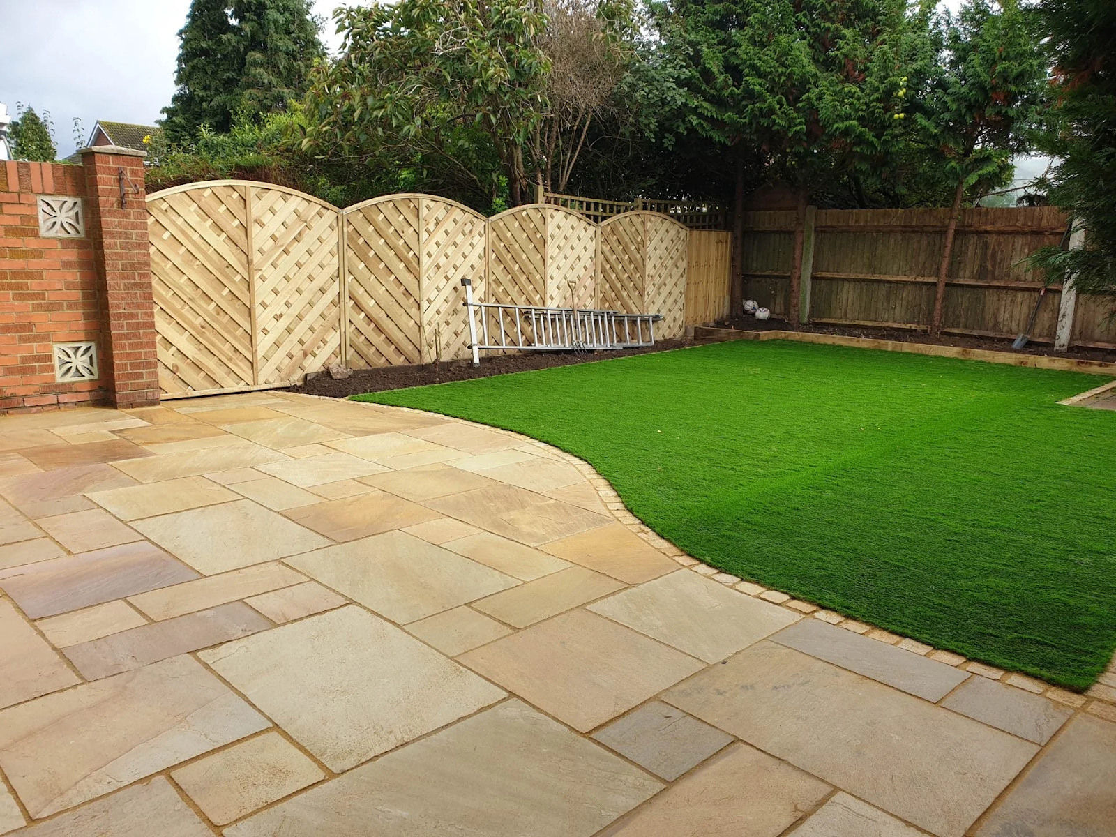 Why Indian Sandstone UK Leads the Way in Flagstone Paving Solutions ...